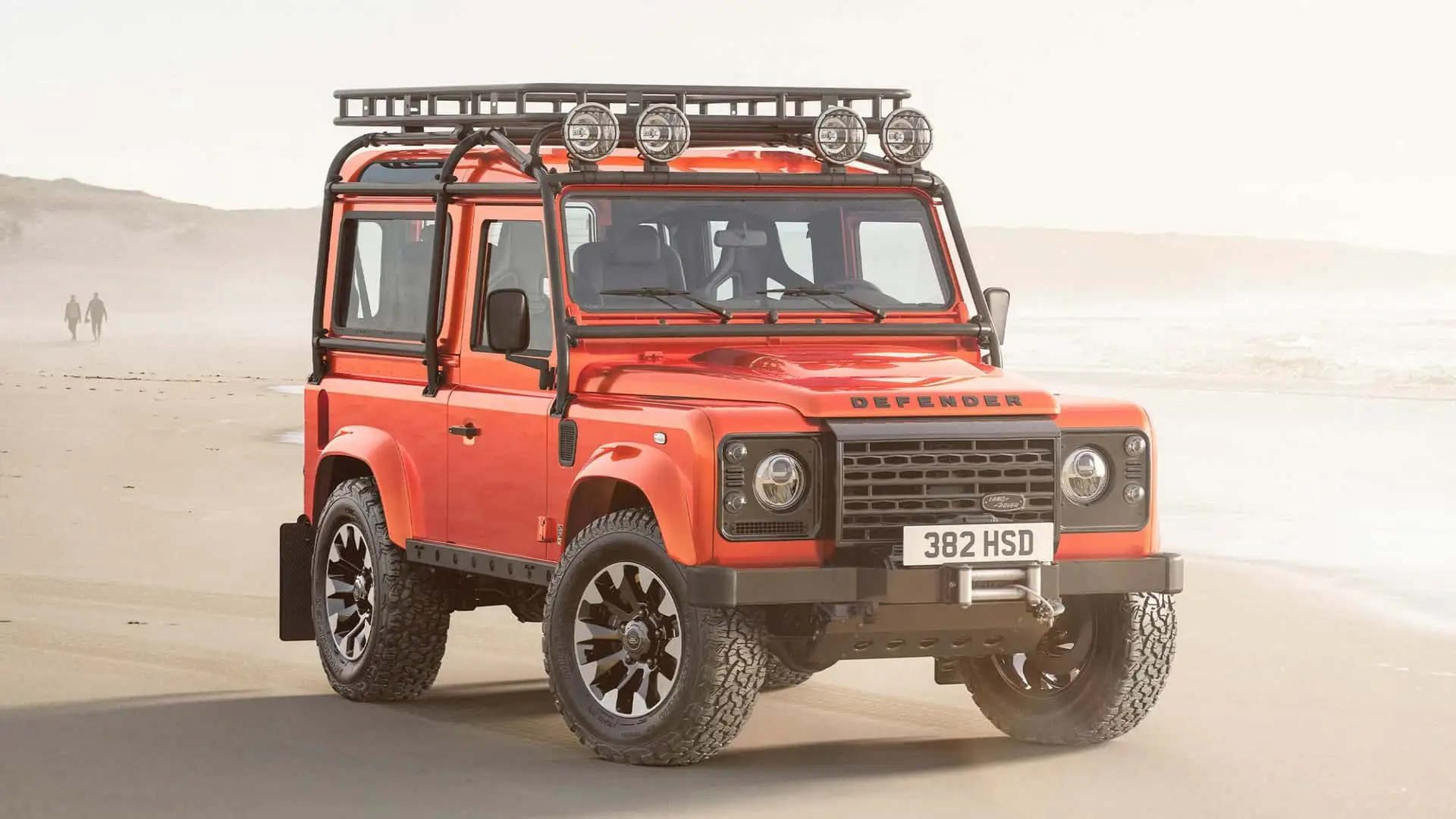 Land Rover Hadirkan Kembali Defender V8 Legendaris, Restorasi Off ...